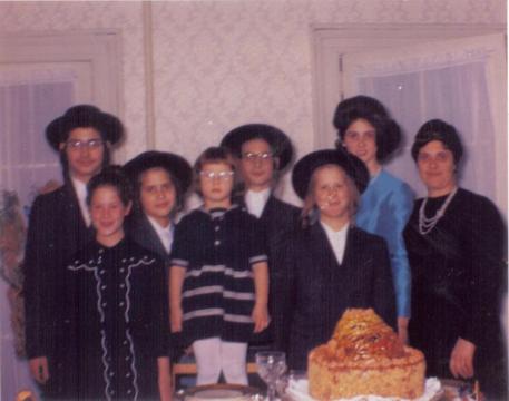 New York – Holocaust Survivor Rebitzen of Late Satmar Rabbi Passes Away ...